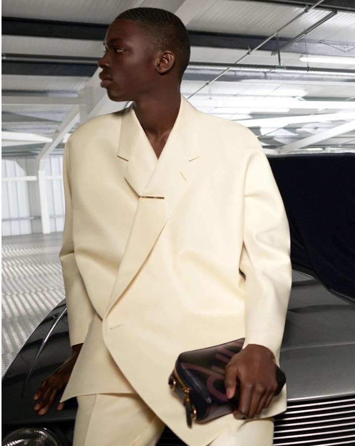 令人神魂顛倒的和式西裝褸，英倫紳士革新下的絕地反擊 | Fashion - DIVA | etnet 經濟通|香港新聞財經資訊和生活平台